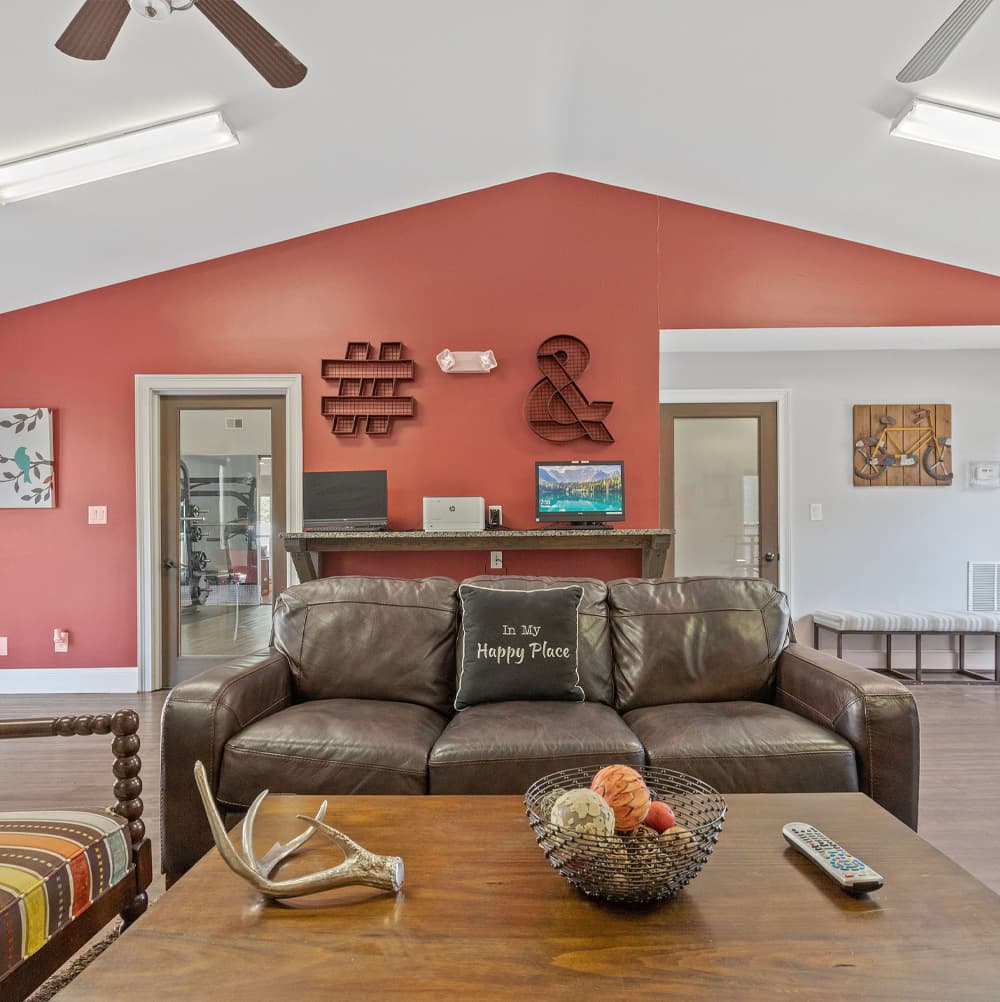 Resort-Style Amenities for UGA Students | Enclave 425